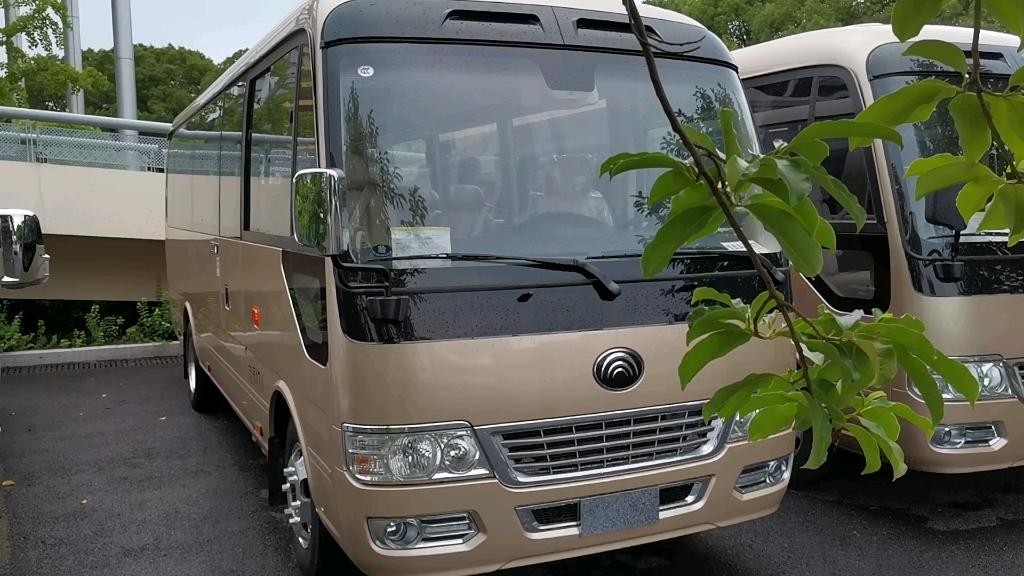 宇通T7中型客车 宇通T7自动挡商务车 17座宇通T7