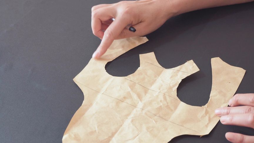 秋天了想给狗狗买件衣服?教你0元制作一件,简单易学又好看