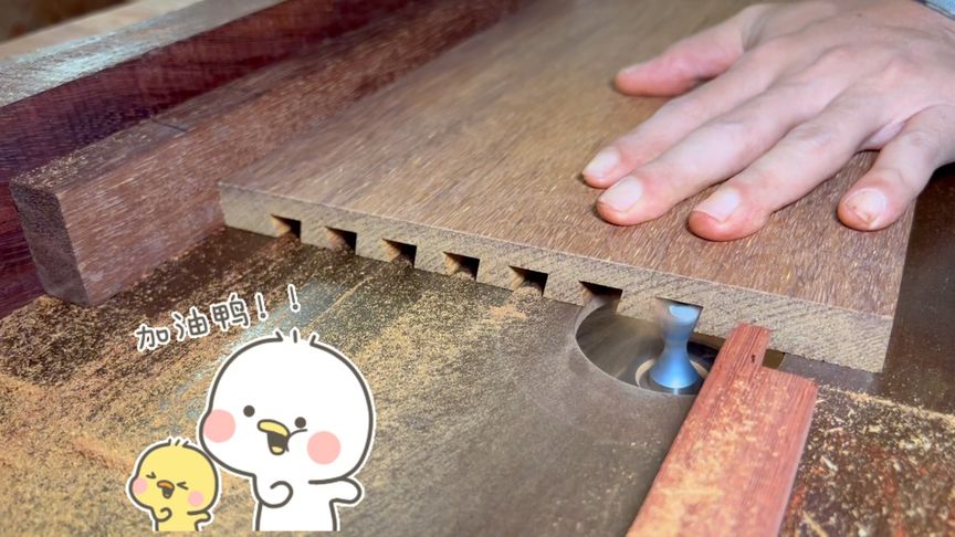 全程无钉,如何巧妙利用燕尾榫制作牢固的小书架?