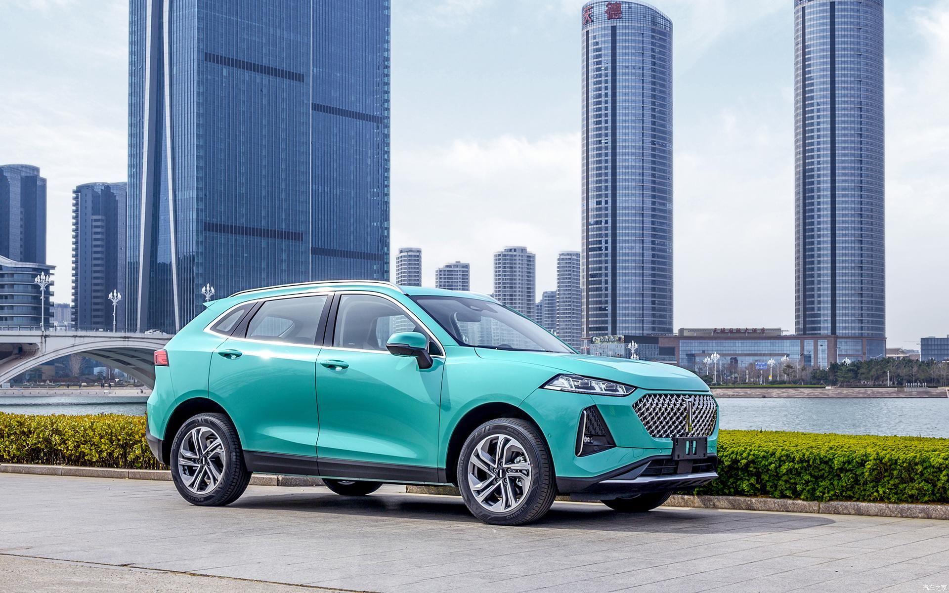 打破技术垄断!这款国产SUV油耗4.7L,192马力,一箱油能跑1000KM