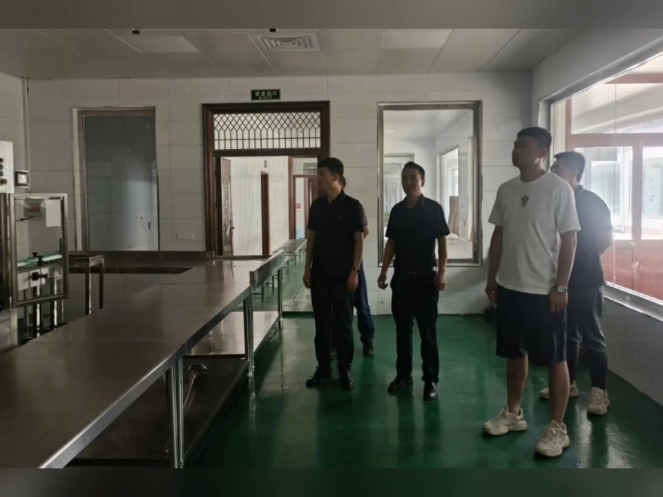 海原县电子商务公共服务中心实地走访调研电商企业提供精准电商孵化...