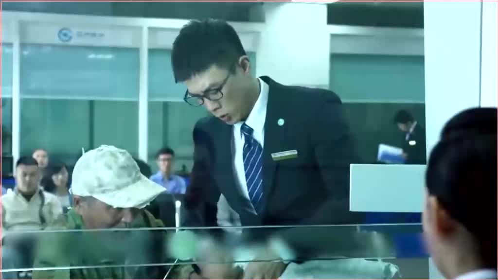 小伙一个好心的善举,给自己带来了铺天盖地的业务订单