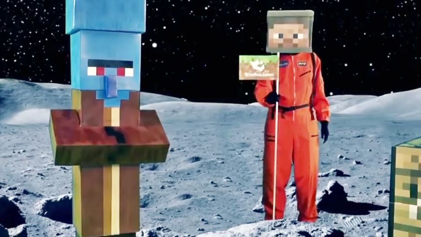 我的世界MC真人版:建造宇宙飞船飞上月球,居然发现了僵尸和小黑