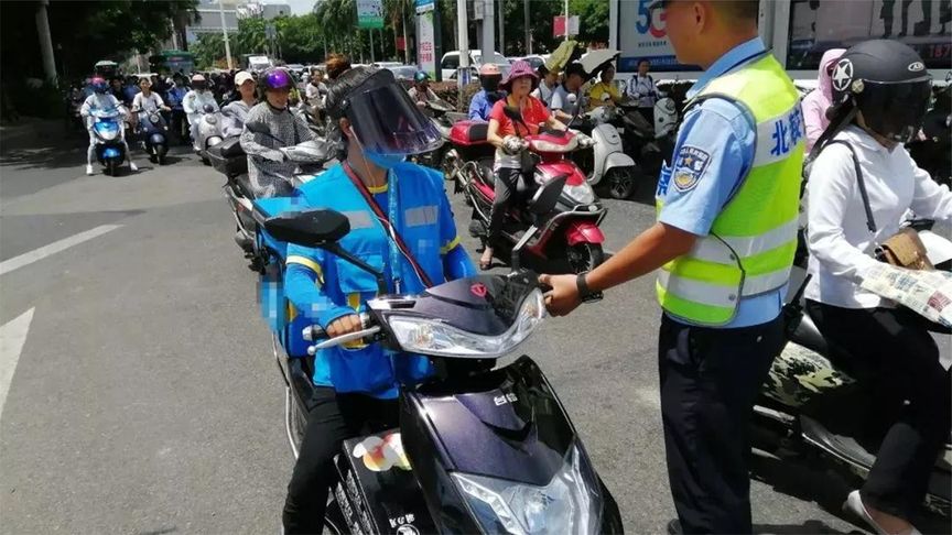 电动车必须上牌才能上路?这3类车不用上牌不用驾照,车主放心用