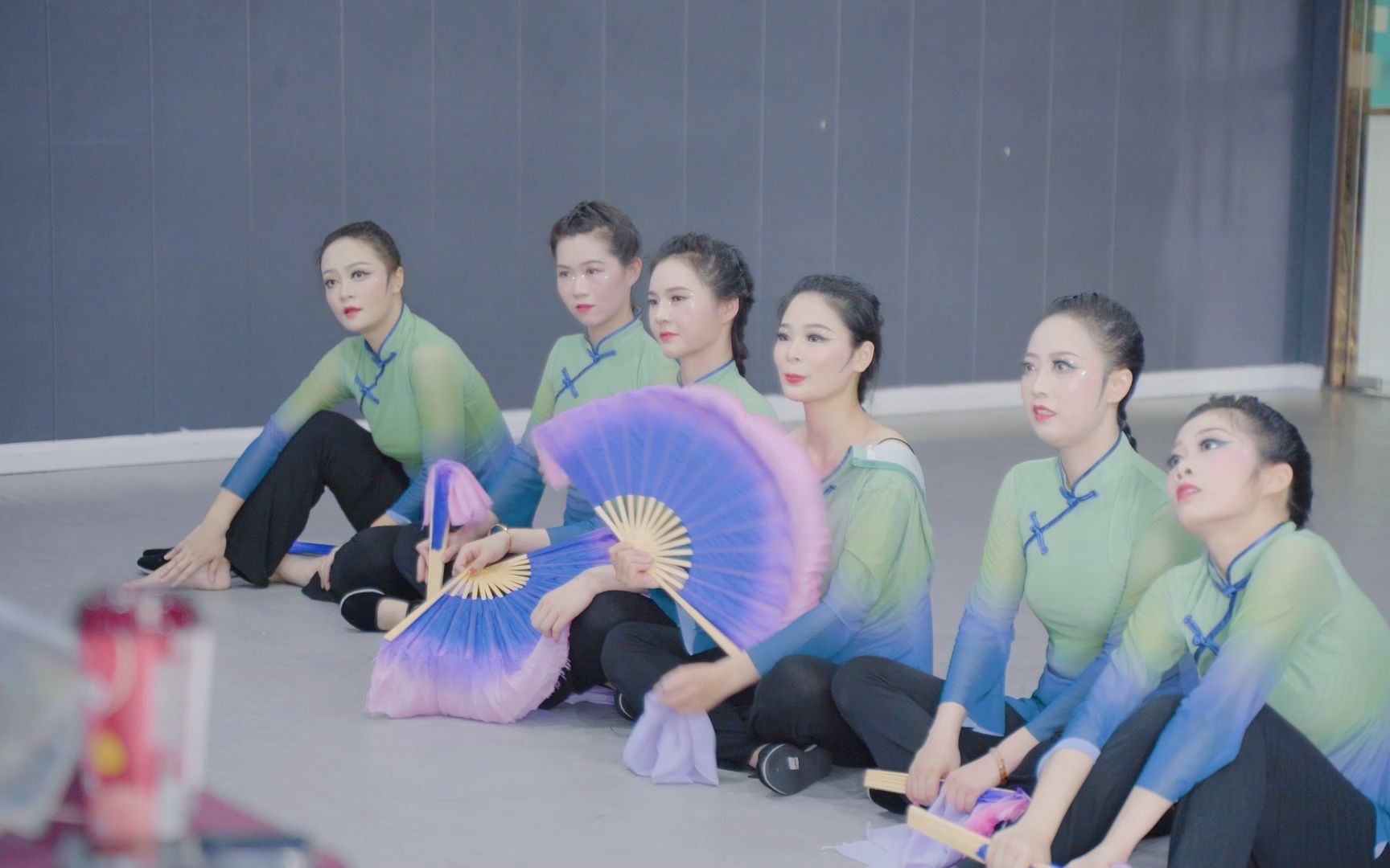 民族舞专攻班考试现场记录,学民族舞的女人气质都好独特!【单色舞蹈】