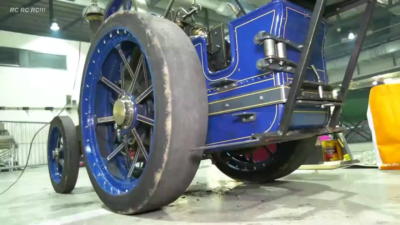 100公斤重的迷你蒸汽汽车,坐人能跑起来,细节令人赞叹