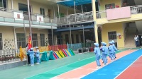 弟弟幼儿园升旗仪式 护旗手20170424