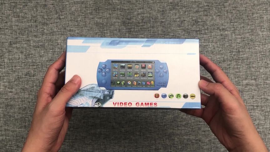 网上买了个“怀旧PSP”开箱,拿来拍照的一瞬间:这真不是手机?