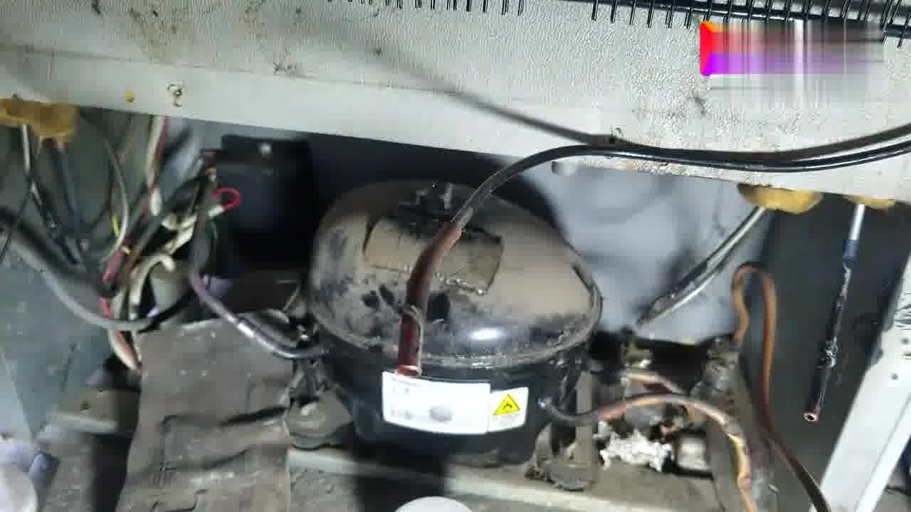 美菱无霜冰箱冷冻室结冰原因及解决办法