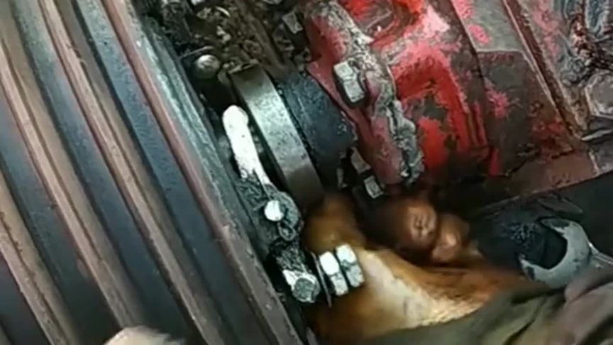 教你调整离合器,只有这个零件拧紧了才可以,可以放心的开车了!