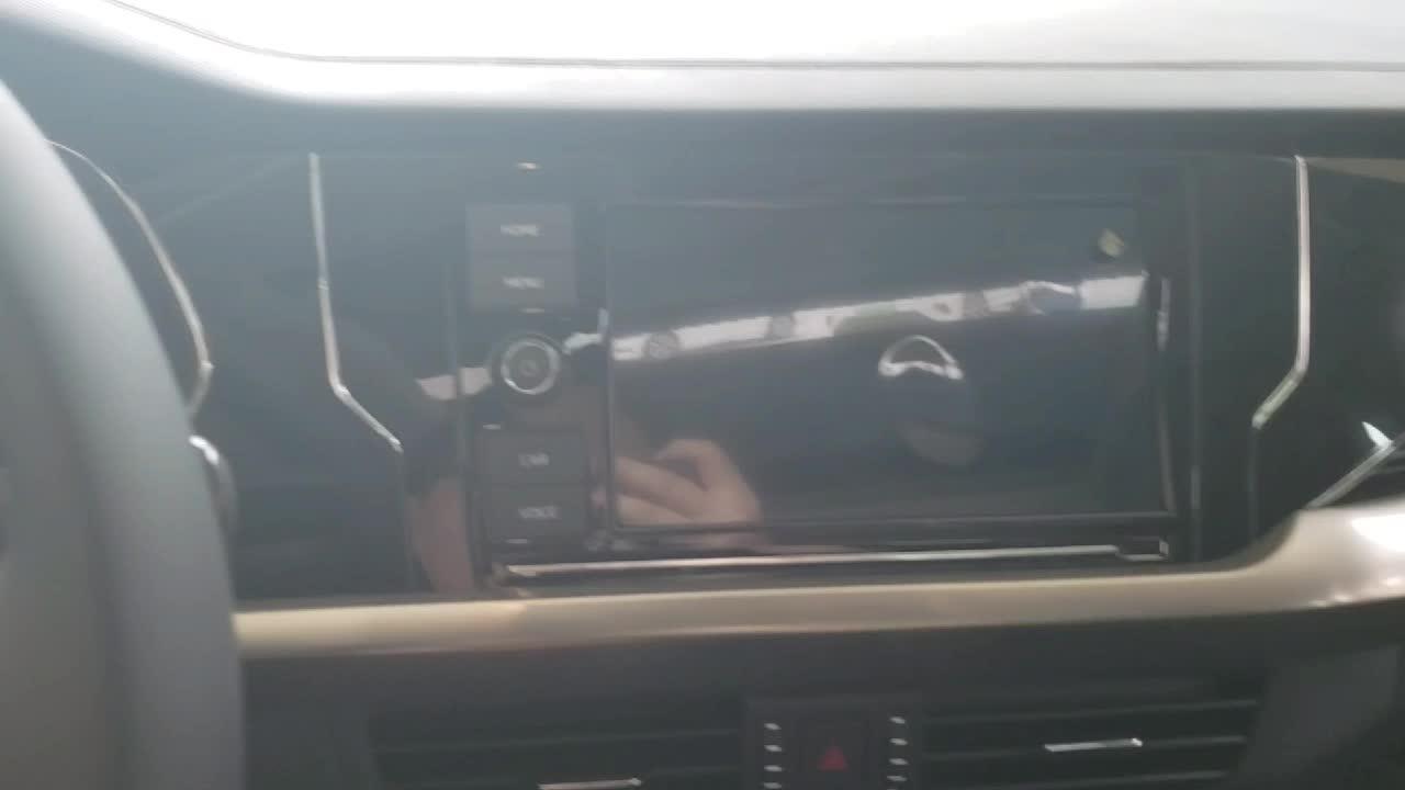 帕萨特的中控屏相对于上一代实体按键简化不少。【来自懂车帝车友圈】