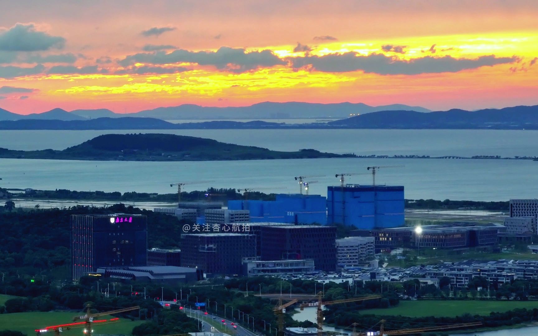 被南京大学录取,到苏州上学是一种什么体验,南京大学苏州东校区九月...