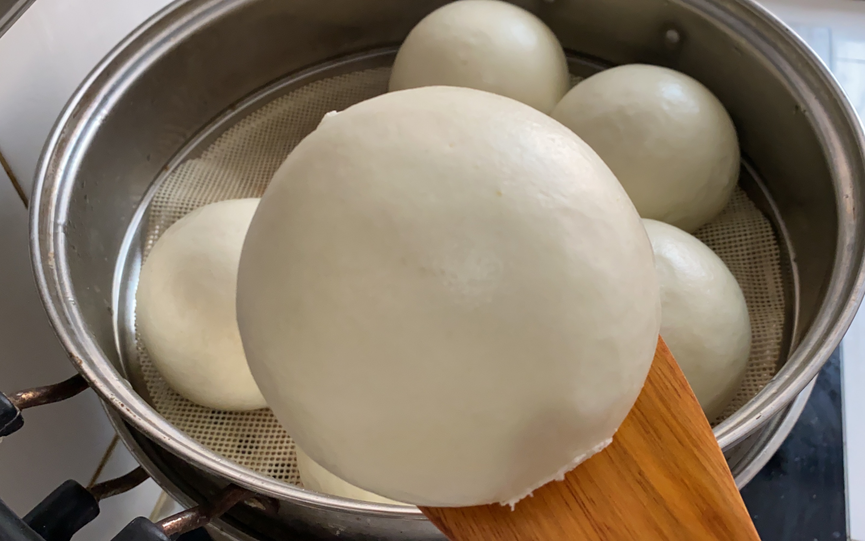 老面肥发面蒸馒头的详细比例来啦,照着做,揉馒头10分钟快速成型