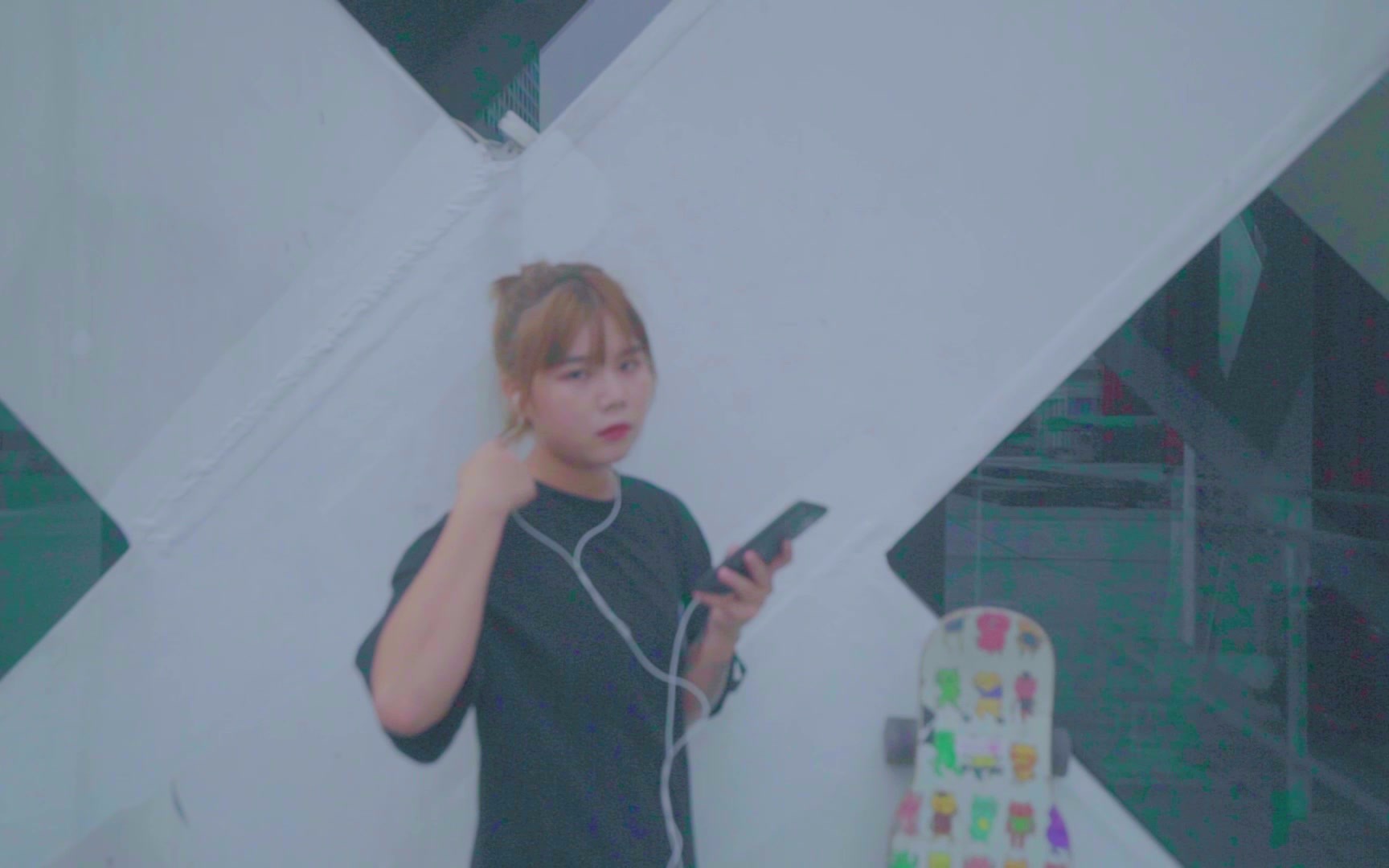 给你们介绍个会玩板的女朋友吧