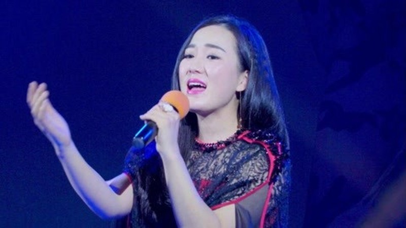 龙梅子又火一首《荷塘月色》太醉人了,至今无人唱出这种味道