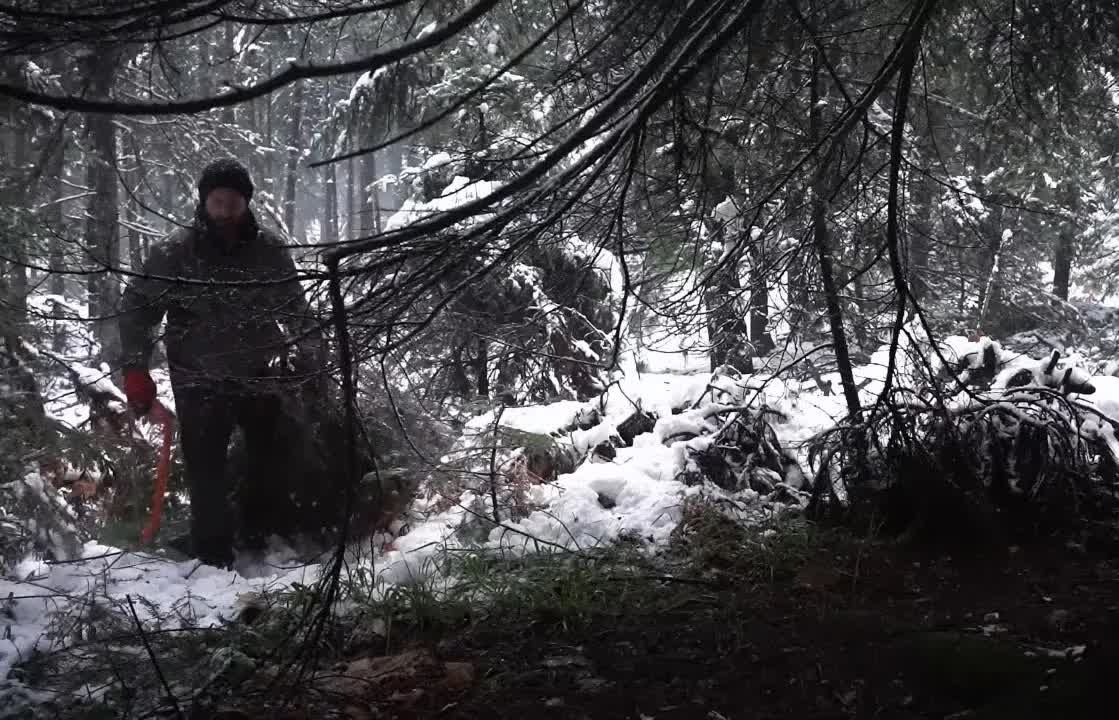 【BUSHCRAFT GR】在恶劣天气条件下雪地生存,在潮湿的环境中安全...