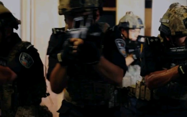 【深圳特警 SWAT】从警不褪色,铮铮誓言筑警魂。 (战狼突击队)