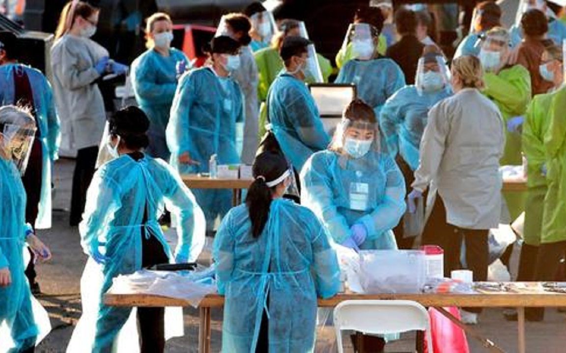 美国疫情惨状如同地狱,一线医护心态崩溃,噩梦中死者遗体成堆
