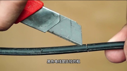 电线这么衔接,胶带这么缠绕效果很好!