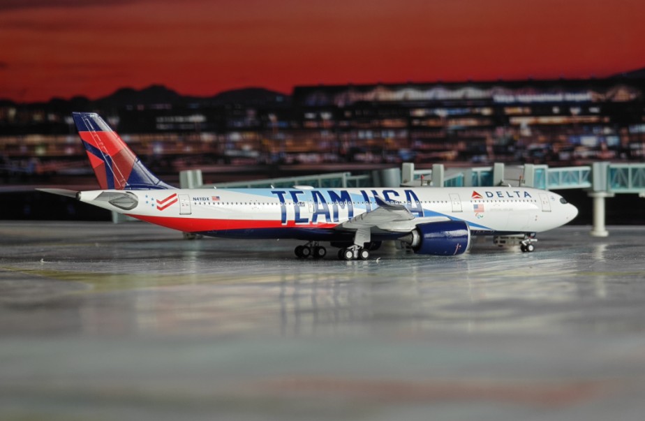达美航空美国队彩绘A330neo飞机模型开箱