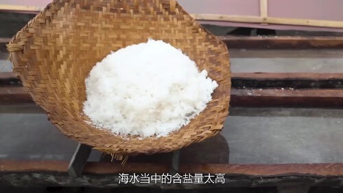 再渴也不能喝海水,如果身边没有淡水,如何利用海水实现转化?