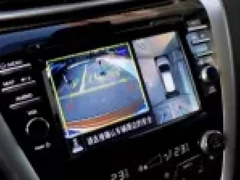 楼兰倒车防误踩油门自动刹车功能展示