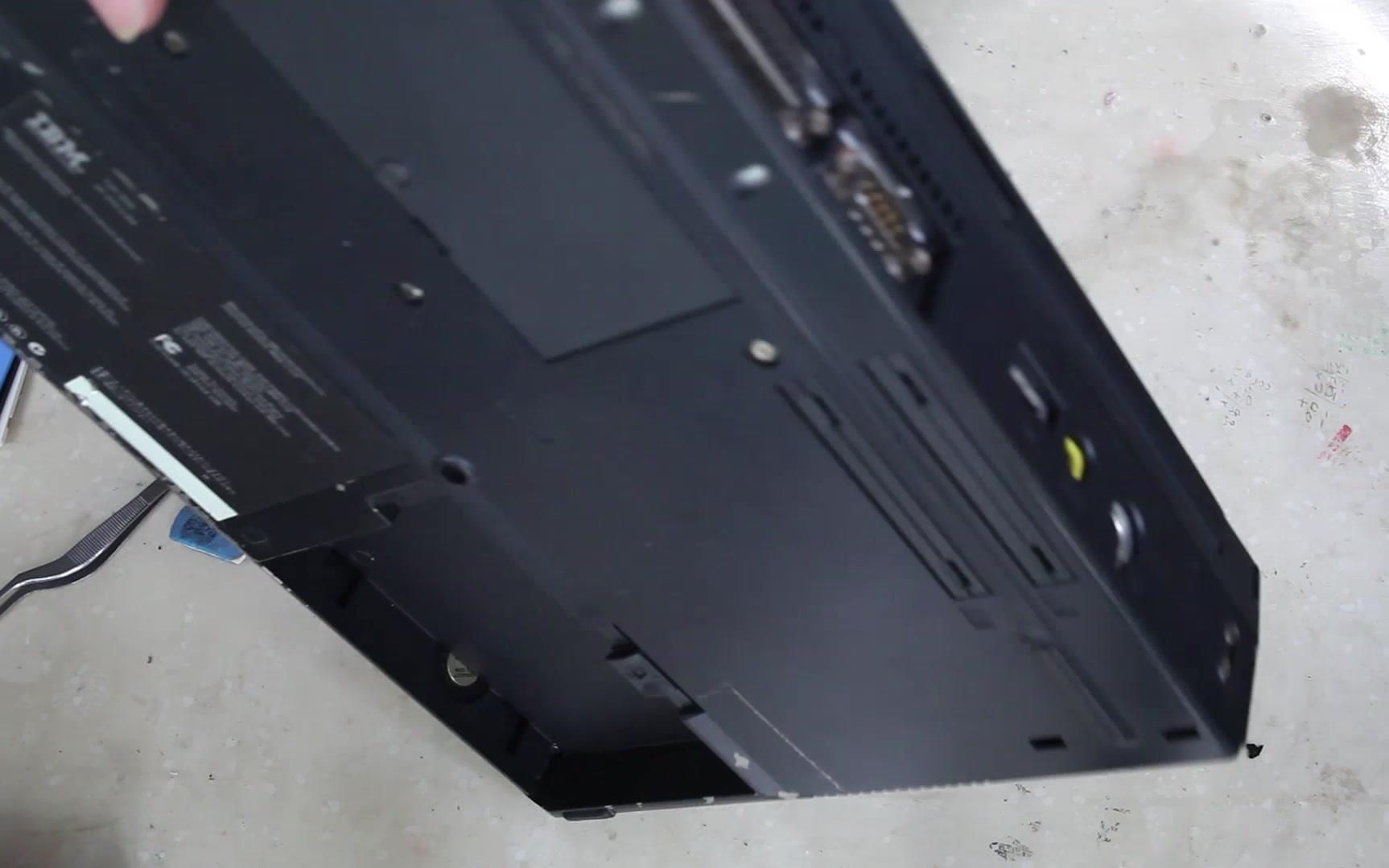 启动一台21年前的IBM ThinkPad 380XD笔记本