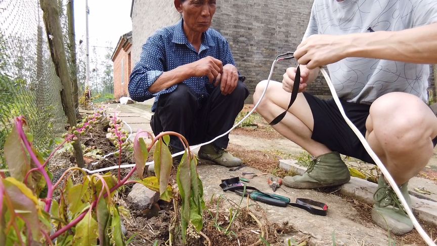 农村老房即将拆迁,但父亲却要求房拆了电户电表要保留不能拆
