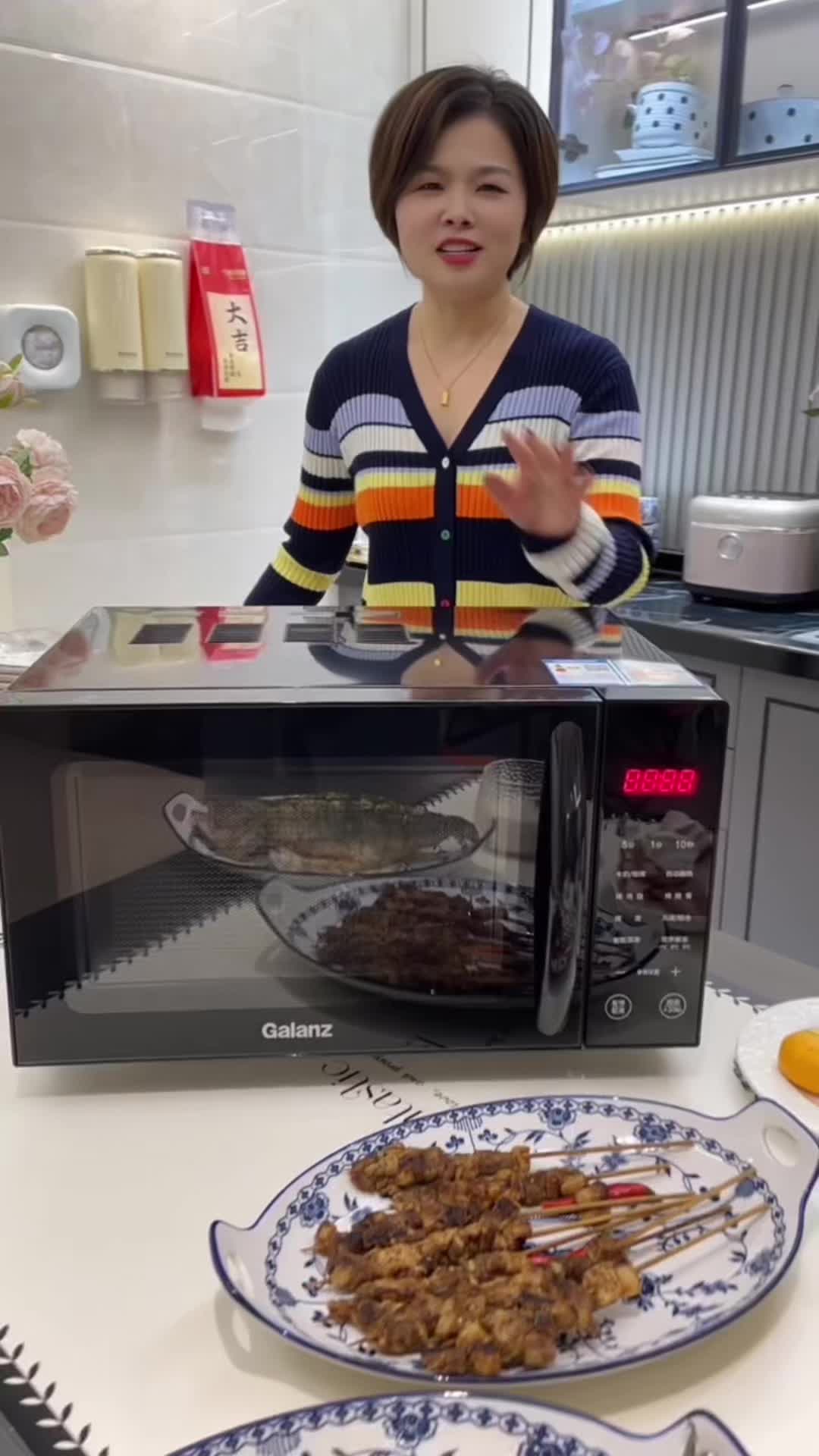 微波炉还得选格兰仕,不愧是专业做微波炉的大品牌,质量好用着放心,...