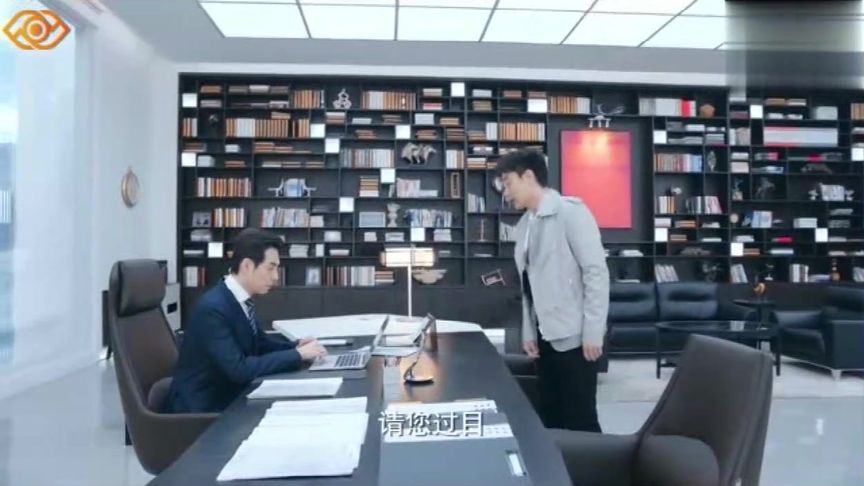 男子上交宣传策划案被骂垃圾,总裁激将男子立军令状