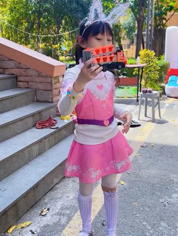 唐舞麟与姐姐争抢?#斗罗大陆唐三小舞 #唐舞桐