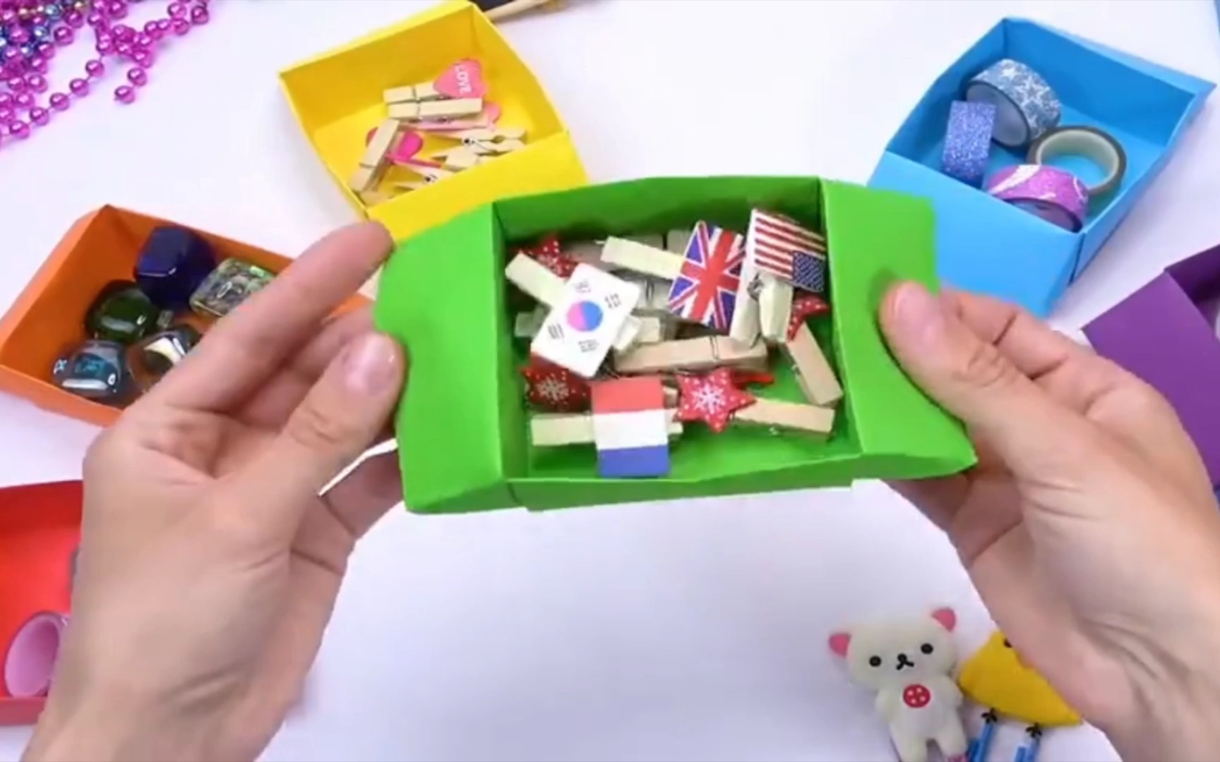 ...里的东西太多乱七八糟,三分钟教你如何用一张纸折出一个收纳盒,简单...