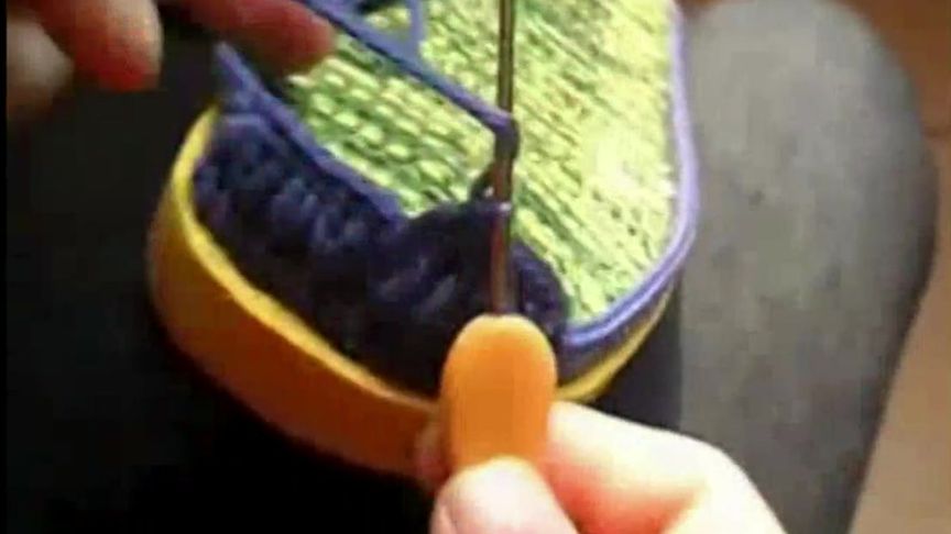 毛线拖鞋编织视频教程,巧手的你看了之后惊呼:原来这么简单!