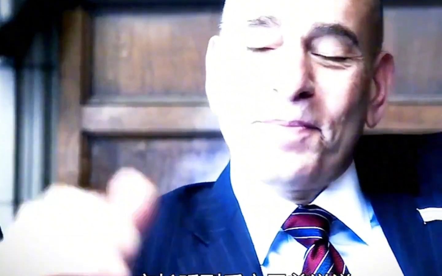 全球首富被抢劫,不料司机中弹身亡,富豪一气之下买下整个警局!