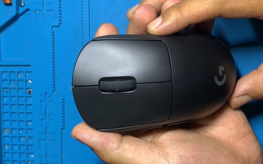 罗技GPW一代更换凯华GM8.0黑曼巴微动,解决按键双击 点击无反应等...