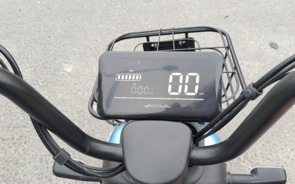 (水视频第一次)爱玛引擎MAX第一代小型电动车加速记录