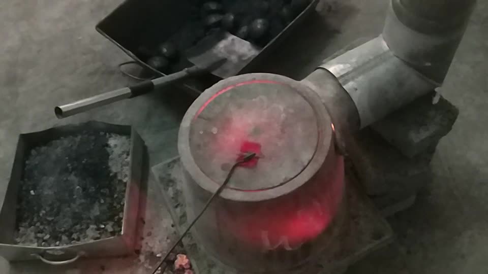 最冒险的一个实验!真担心一不小心会炸了!汽化现象太剧烈了!