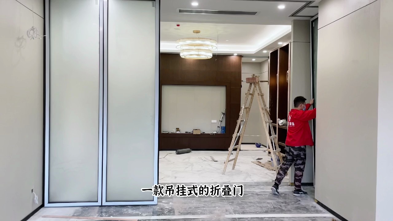 吊轨折叠活动屏风隔断 #可伸缩玻璃隔断 #可伸缩玻璃隔断多功能厅
