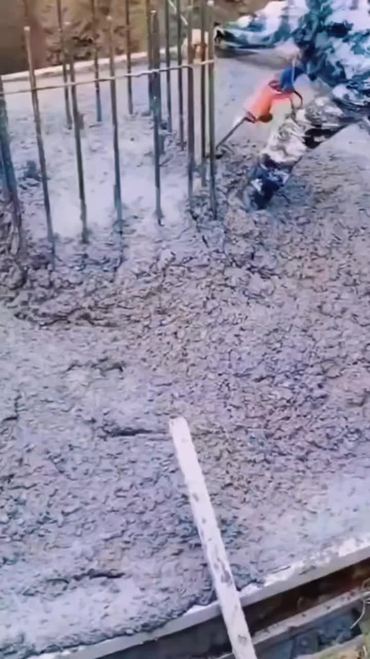 ...砼振动器混凝土振动器#工地记录生活 #工地干活 #震动棒#工地干活