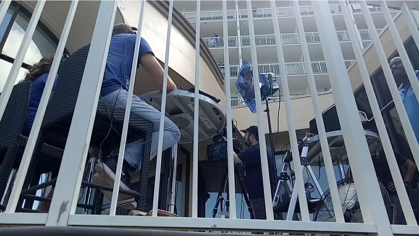 新闻报道现场,我偷偷跟拍