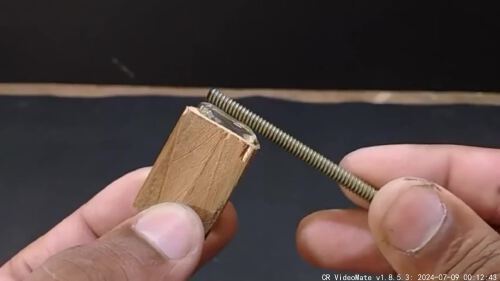 用螺栓制作电子打火机,很实用的技术