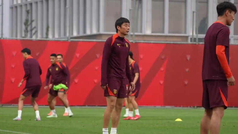 国足新帅邵佳一首期集训:老将为主,新人入围展现胆识