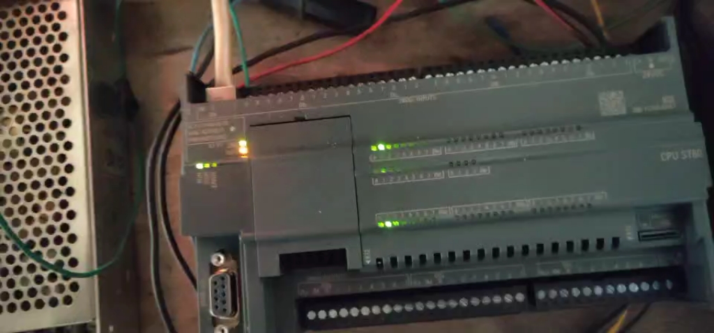 西门子smart200-st60与mcgs触摸屏通讯试验