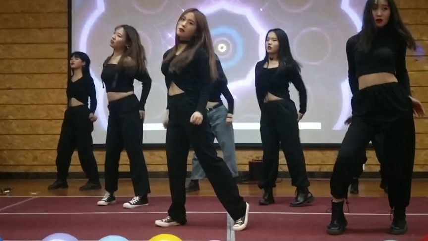当代大学生晚会都表演什么节目,让豆豆带你们看看~