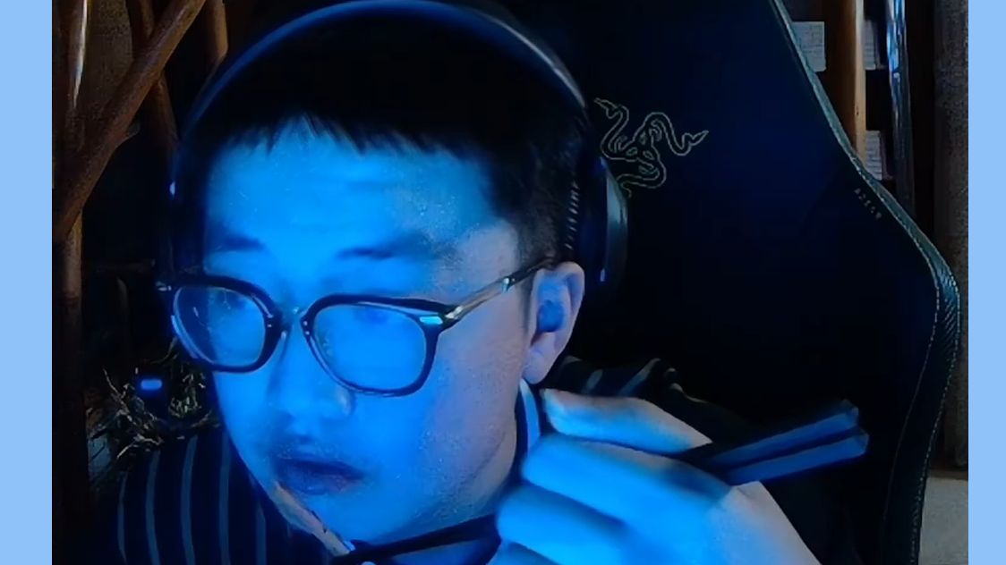 【ZmjjKK】康康凌晨四五点的边和弹幕闲聊边吃播cut_电子竞技热门视频