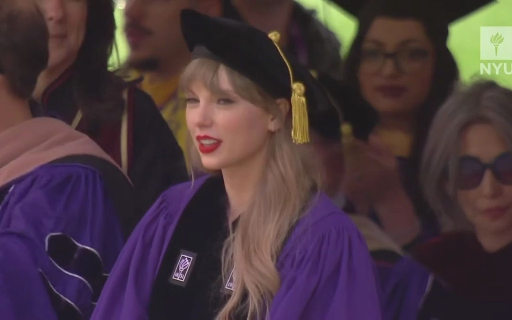 自译中字 | Taylor Swift 获纽约大学艺术荣誉博士并发表演讲
