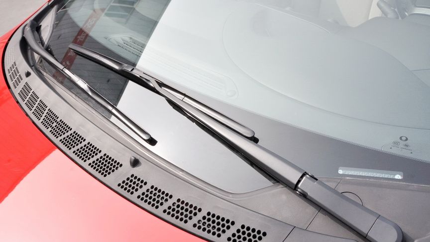 雨刮喷水角度歪了怎么办?用一根针就可以解决,学会了很实用