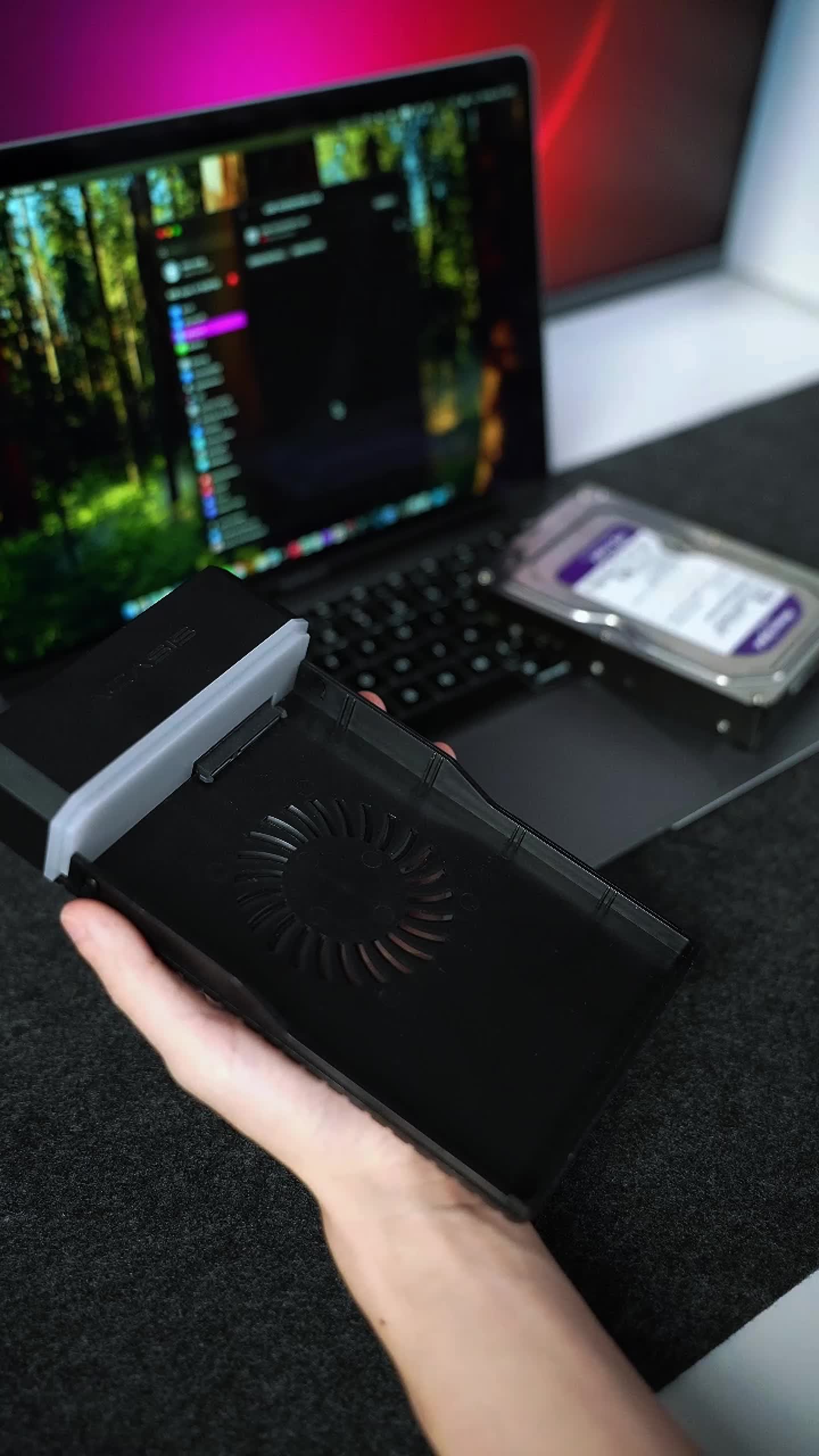 旧电脑里的机械硬盘,放进这个硬盘盒子里,就能秒变一个移动硬盘传输...