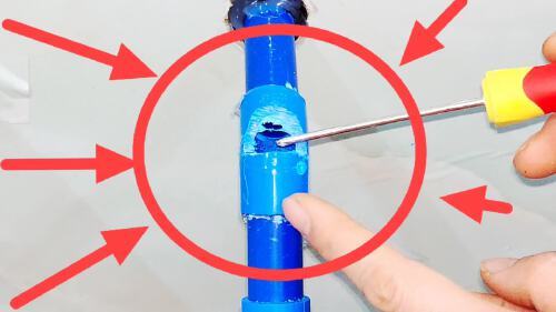 PVC管用胶水粘死了,弯头破裂拆不下来怎么办?原来方法这么简单