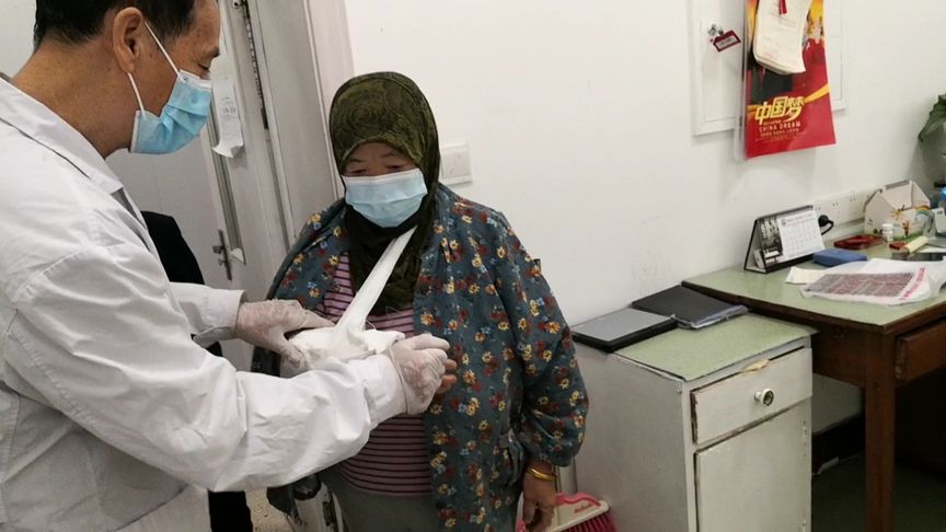 中医正骨手法小夹板外固定治疗桡骨下端骨折